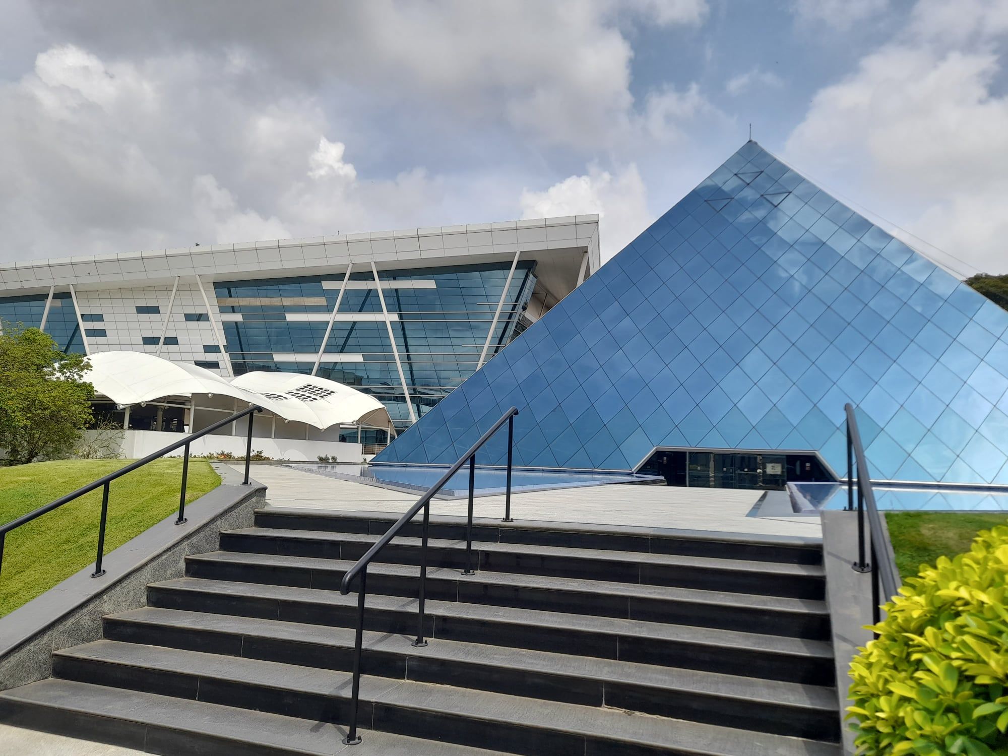 Bangalore turning smart, green and vibrant; will Kathmandu follow suit ...