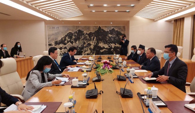 Foreign Secretary meets Chinese State Councilor and Foreign Minister ...