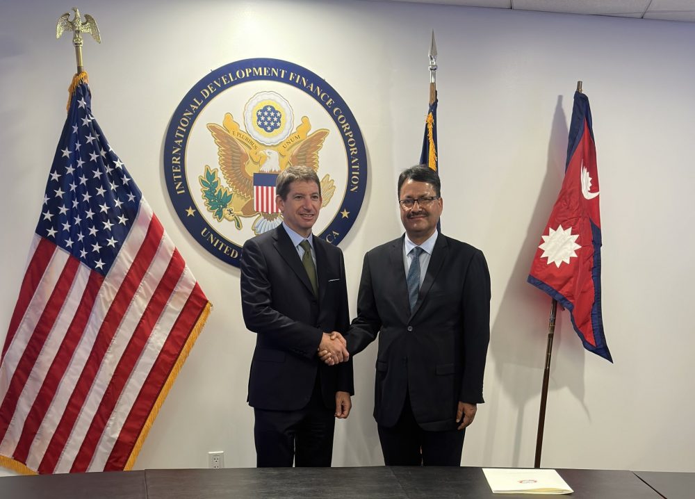 Foreign Minister Saud holds talks with US Finance Corporation CEO ...